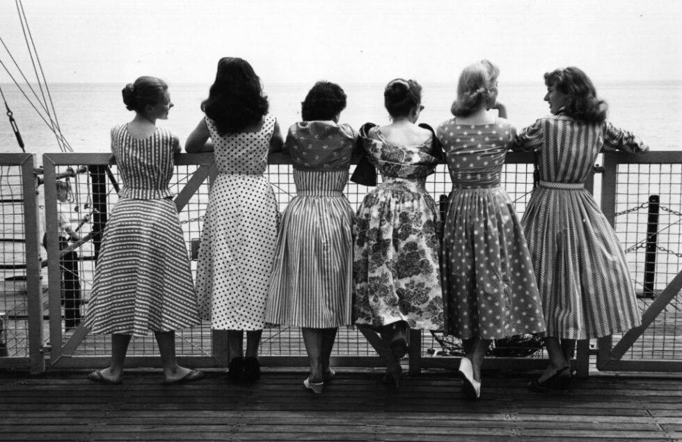 Stunning 1950s Vintage Style Guide - Frocks in Swing time